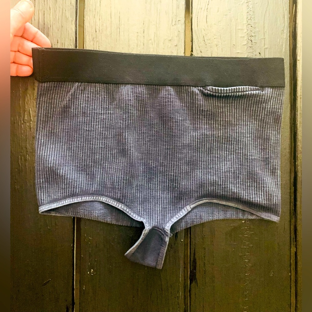 Free People Flirty Shorty Dancing/Workout Shortsnwot. - Gem
